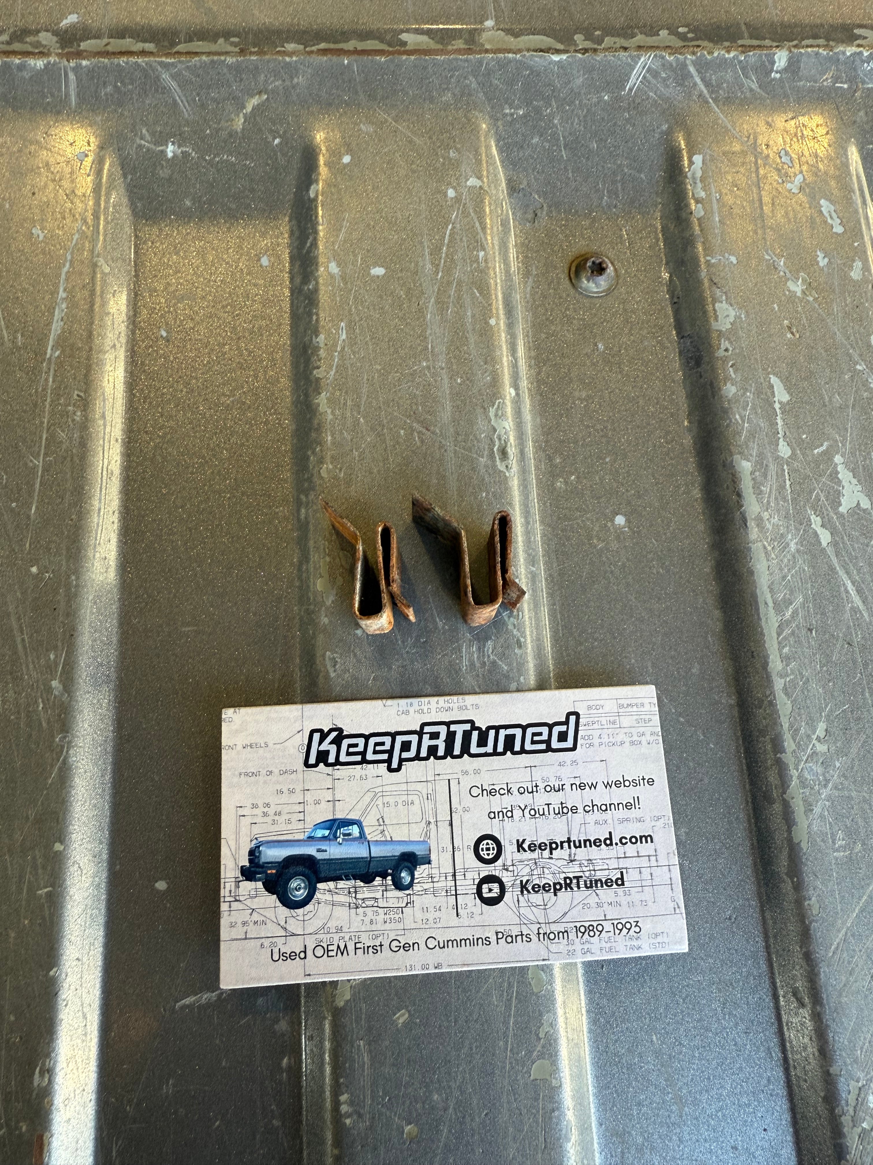Radiator Bottom Fan Shroud Clips – KeepRTuned